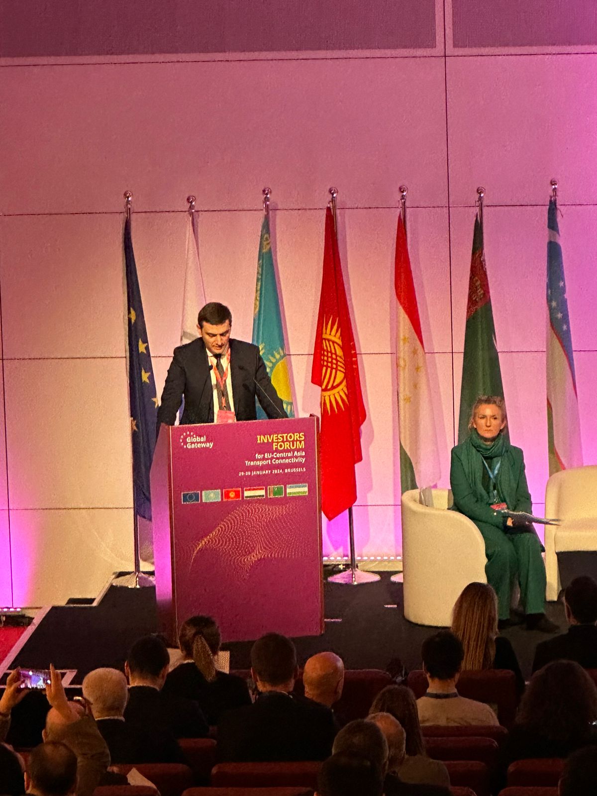 Armenia Presents Crossroads of Peace project at Global Gateway forum in ...